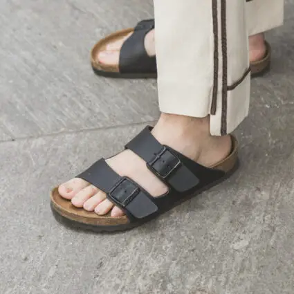 How to Prevent Overhanging Toes in Open Toed Shoes - Chic Pedi